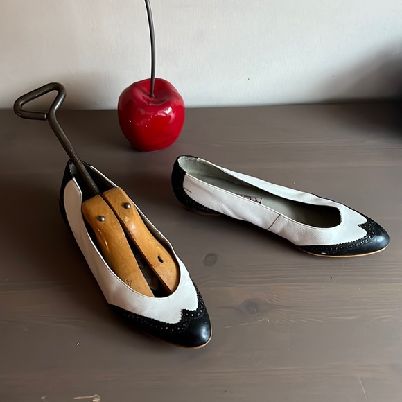 Pappagallo | Shoes | 9s Black White Wingtip Flats | Poshmark